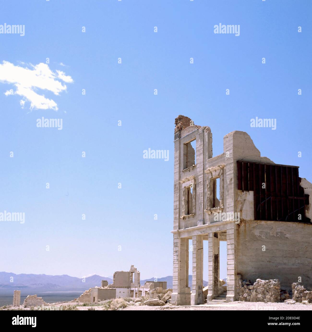 Ruins of the Cook Bank building in the Nevada ghost town Rhyolite ...