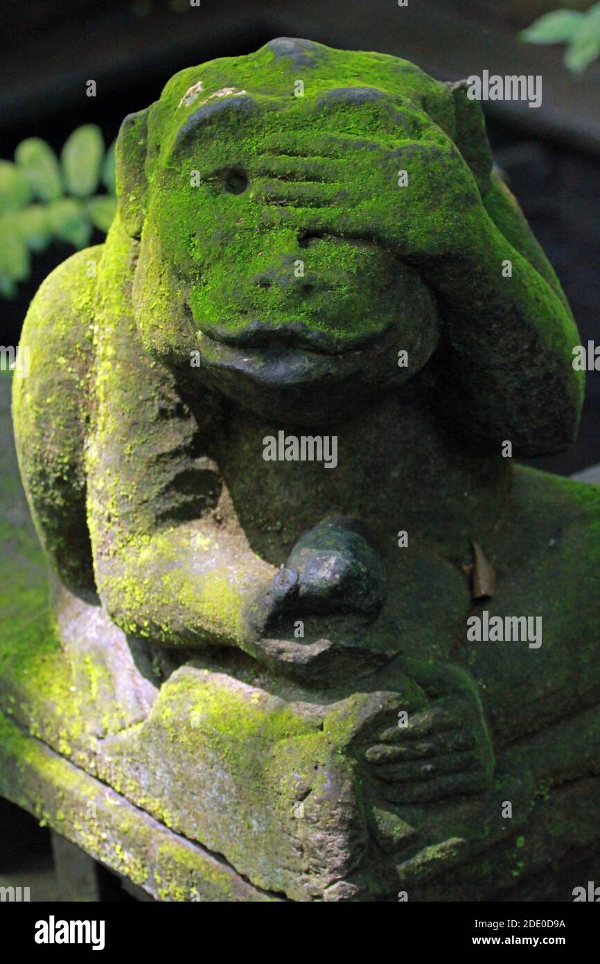 Old sculptures in Ubud Monkey Forest, Mandala Suci Wenara Wana, Ubud ...