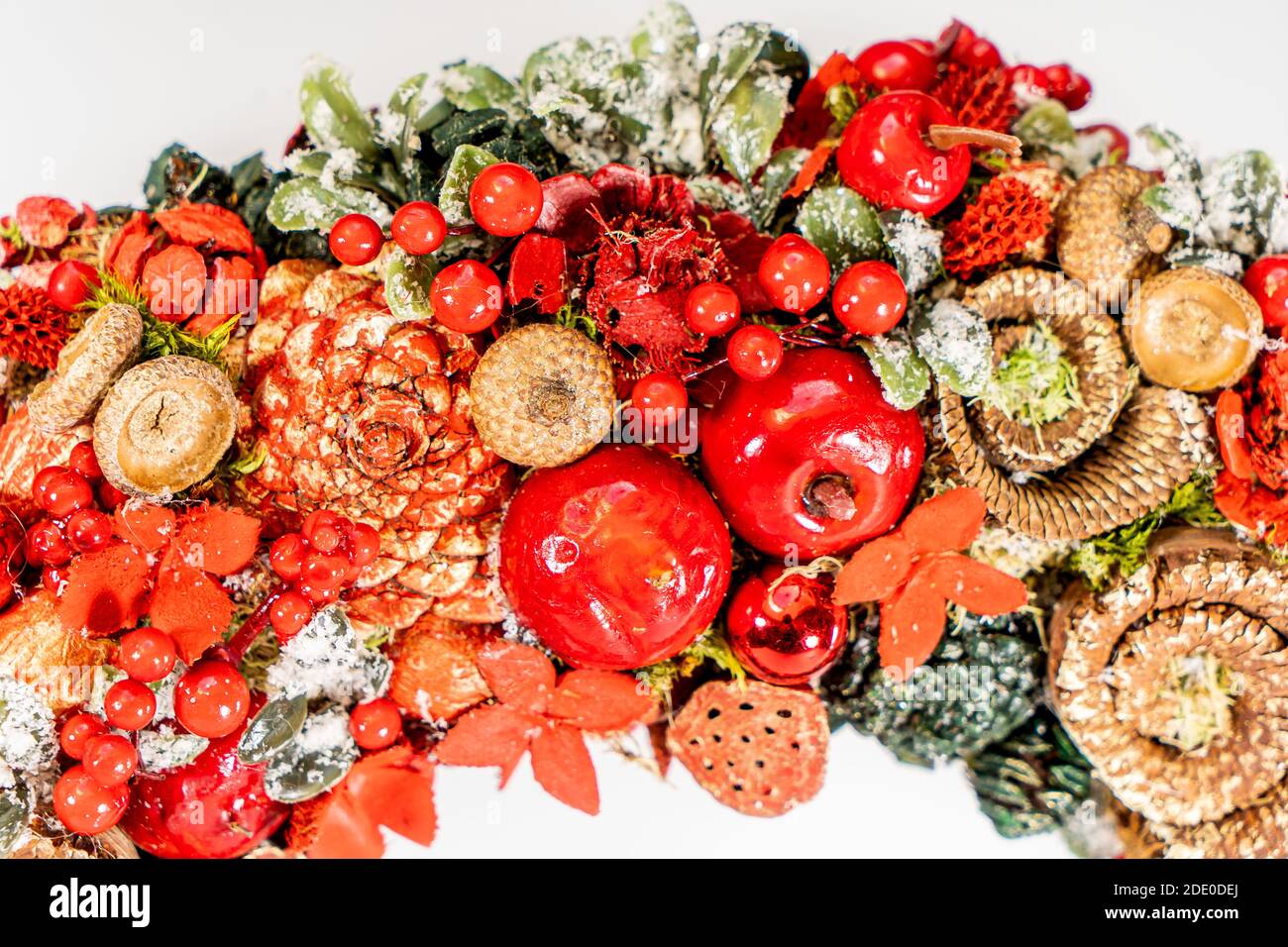 Advent wreath with silver ribbons Stock Photo - Alamy