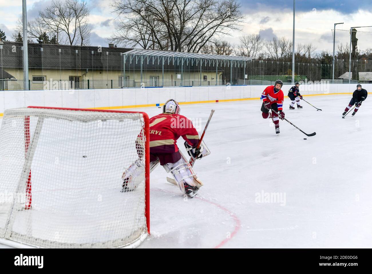 Youth team training hi-res stock photography and images - Alamy