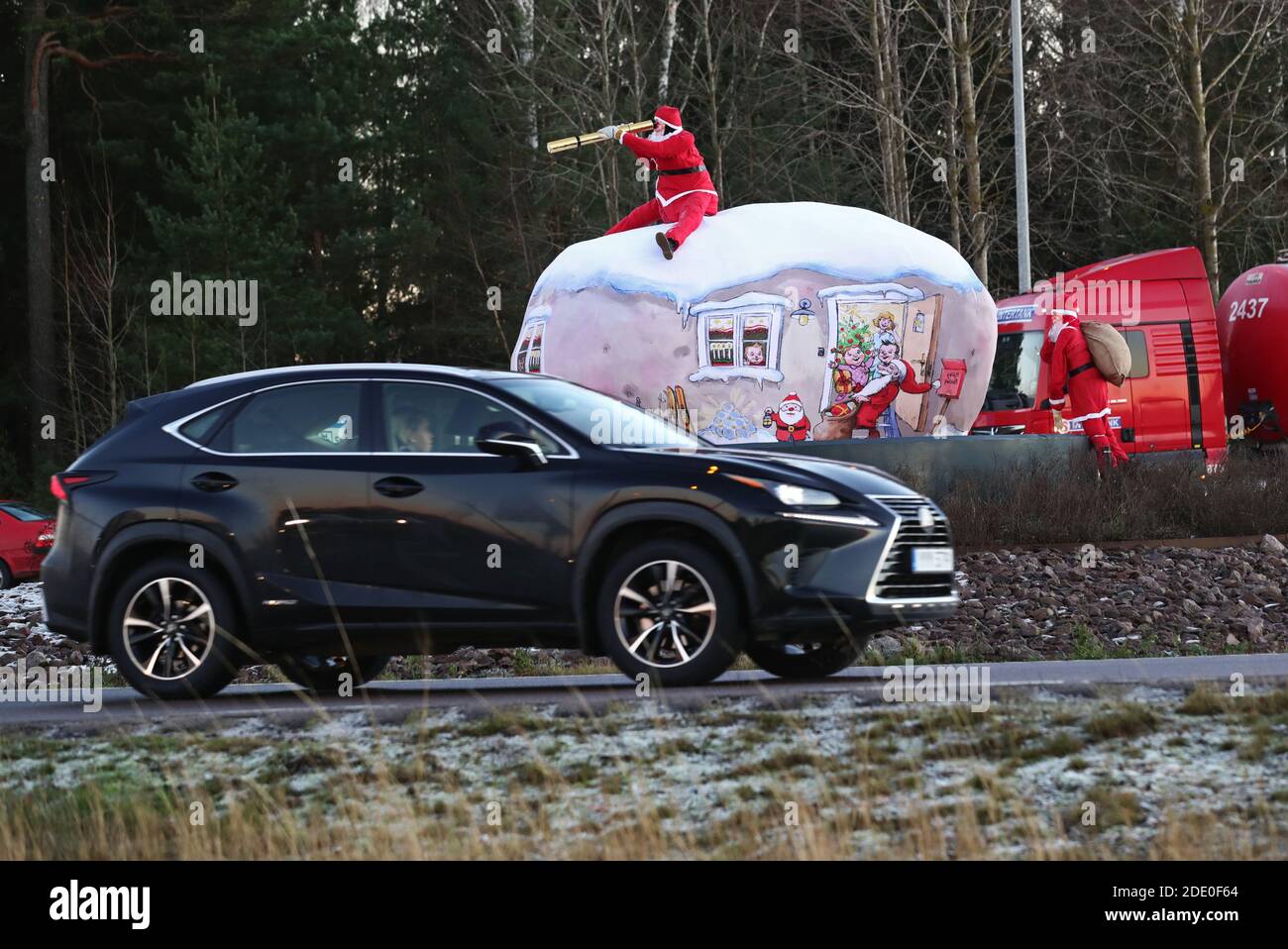 Christmas tyraffic hi-res stock photography and images - Alamy