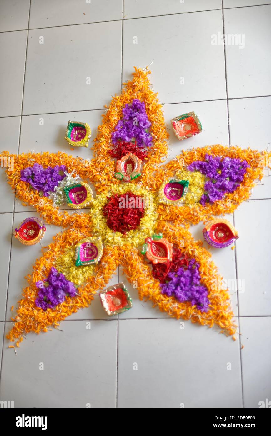 Rangoli design hi-res stock photography and images - Alamy