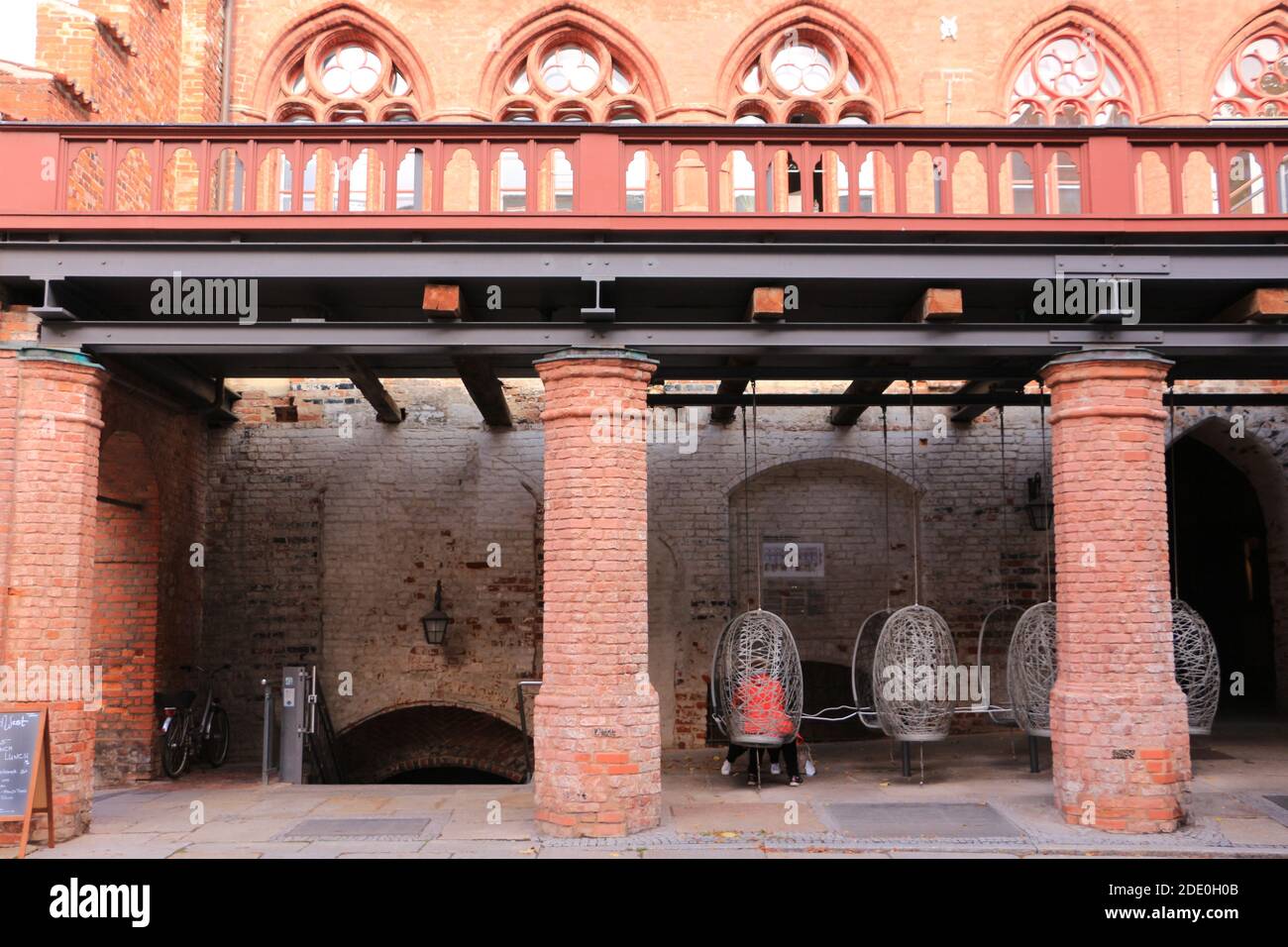 Historische Gebäude in der Altstadt von Stralsund in Mecklenburg ...