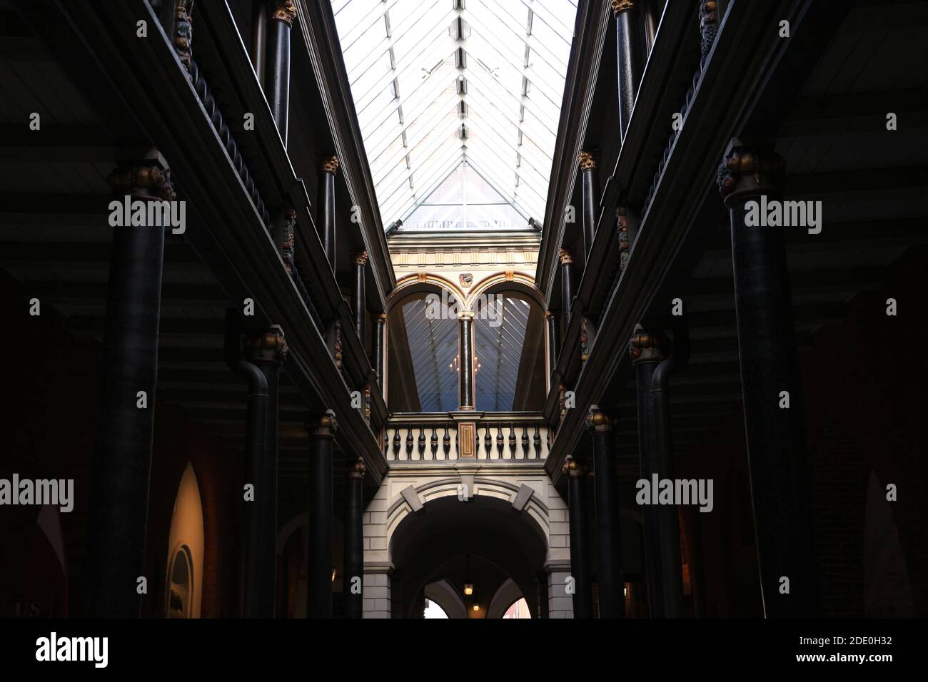 Historische Gebäude in der Altstadt von Stralsund in Mecklenburg ...