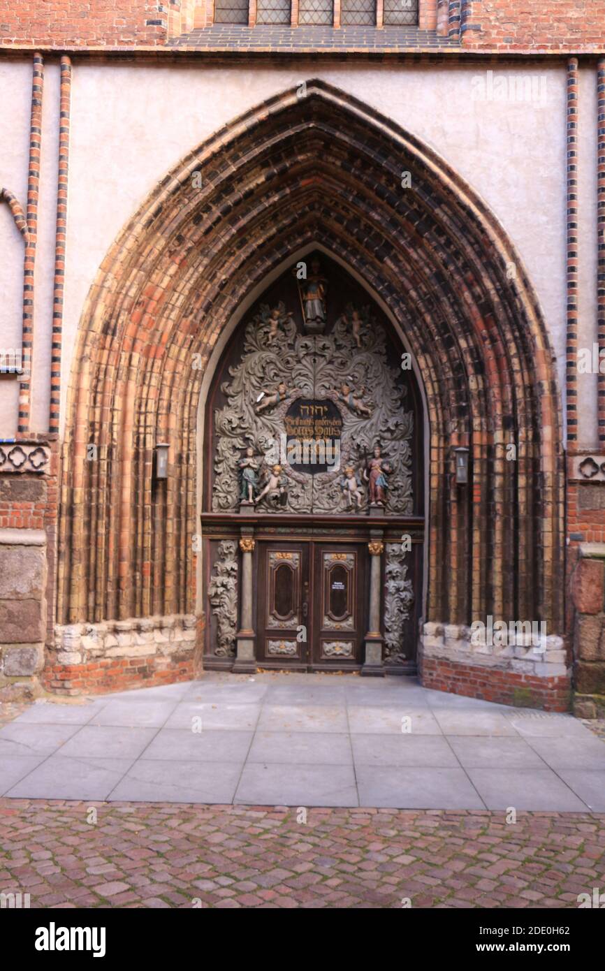 Historische Gebäude in der Altstadt von Stralsund in Mecklenburg ...