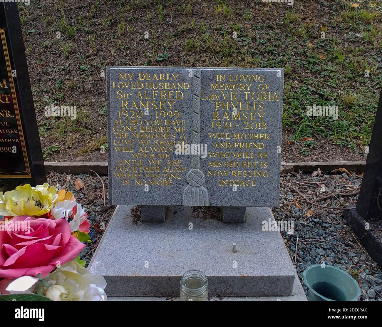 Cemetery club hi-res stock photography and images - Alamy