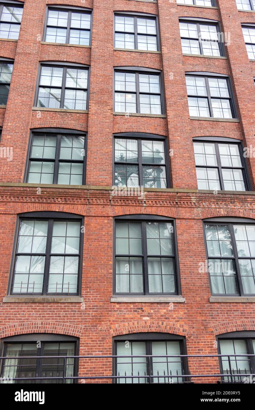 Eagle warehouse and storage co in brooklyn with clock in New York City ...