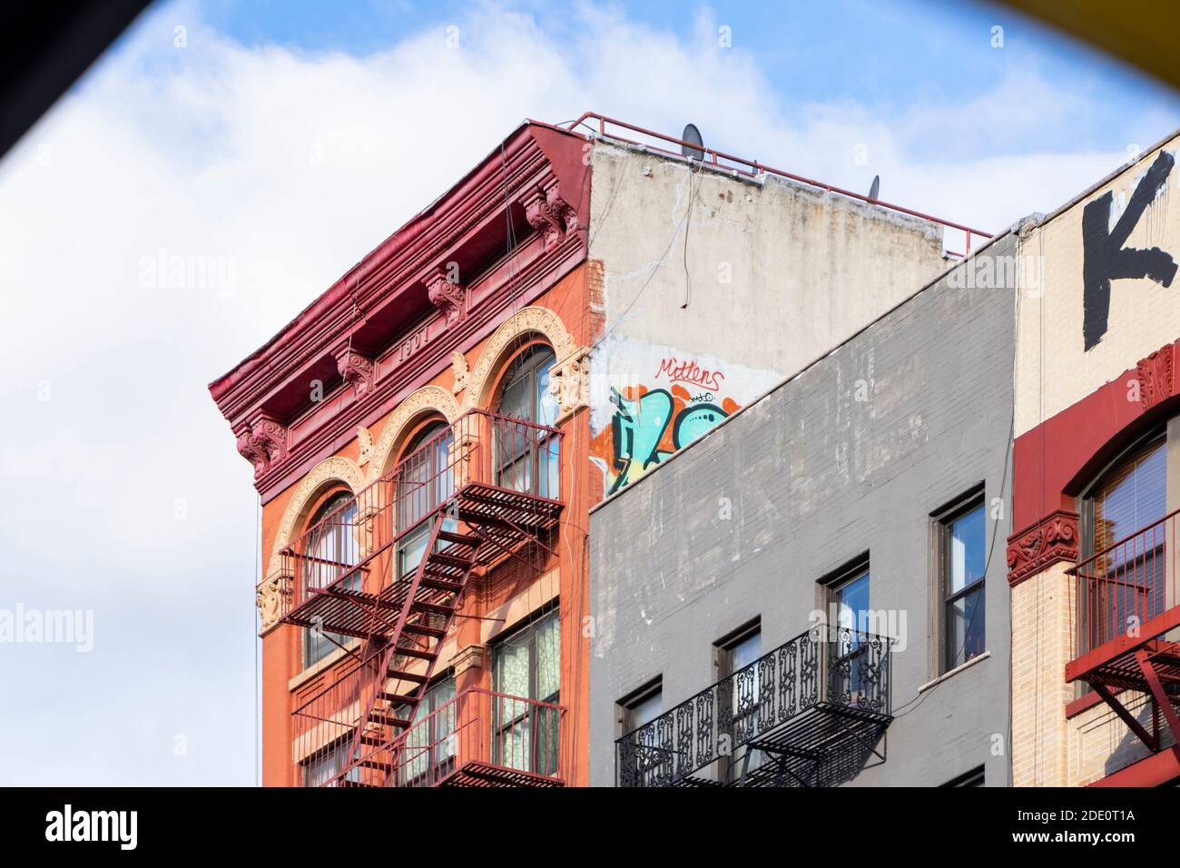 East broadway chinatown new york hi-res stock photography and images ...