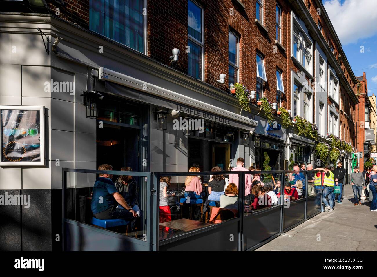 Busy street scenes in Temple Bar, The Quays Dublin, Ireland Stock Photo ...