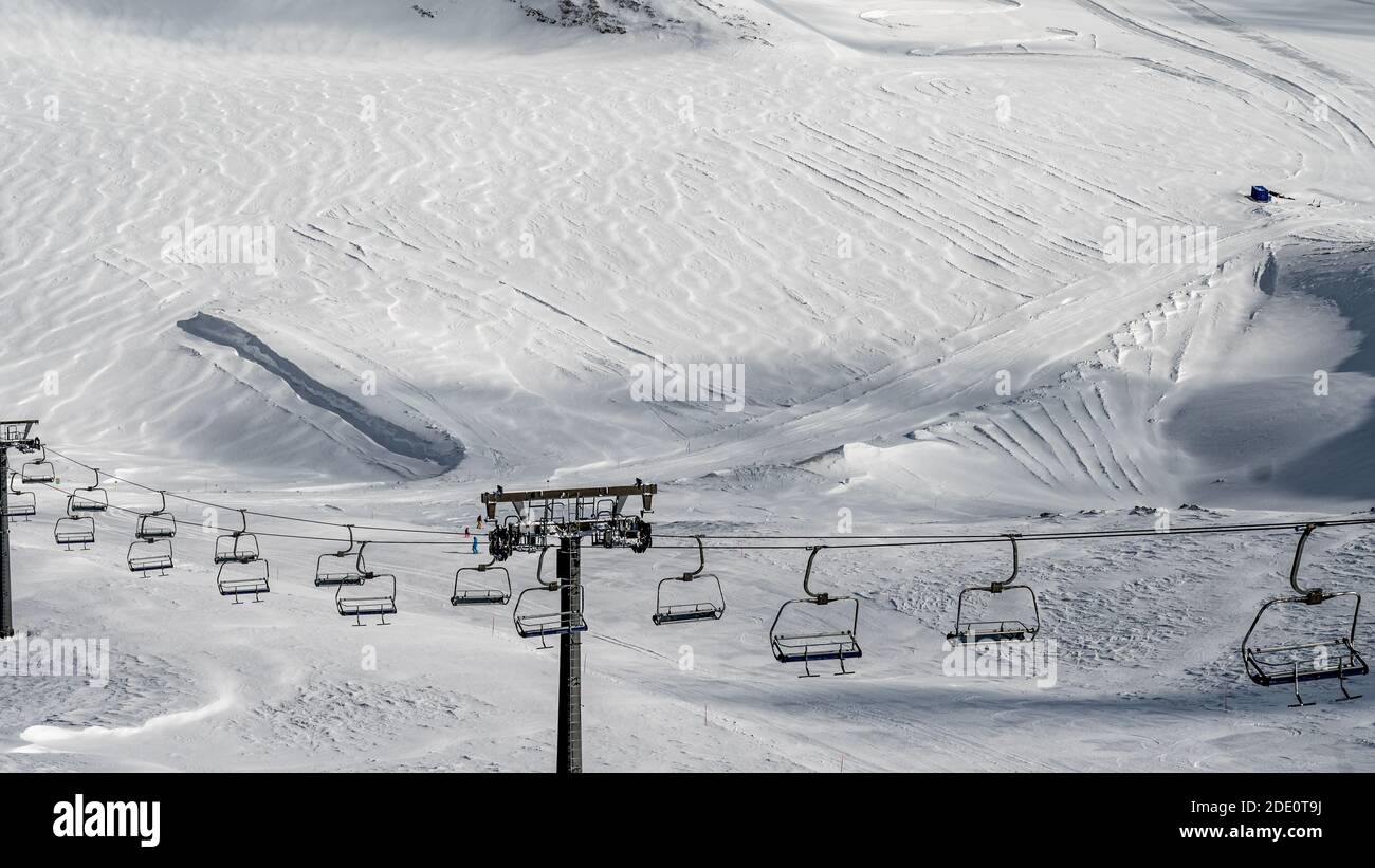 Ski tracks black white hi-res stock photography and images - Alamy