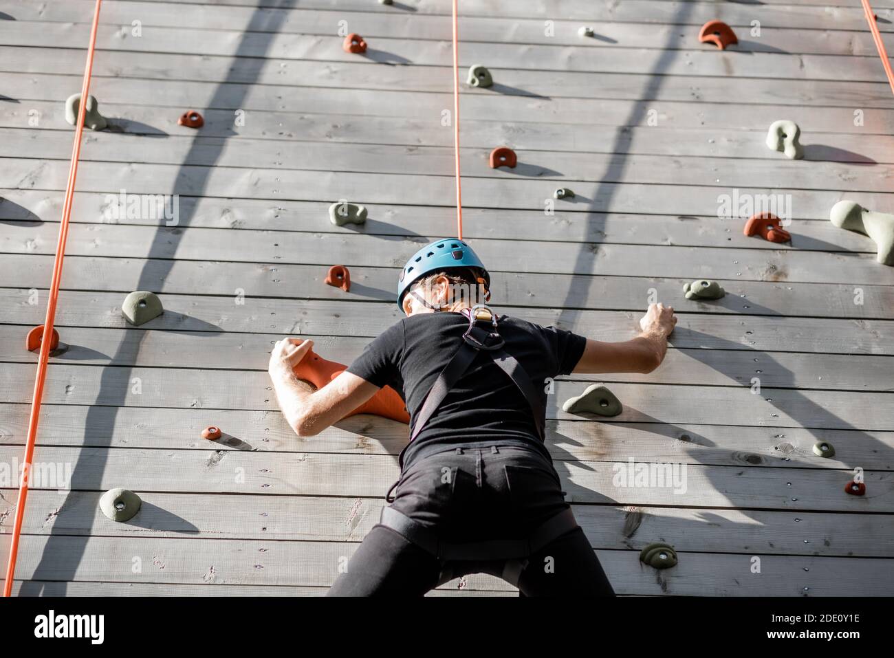 Practicing rock climbing extreme hi-res stock photography and images ...