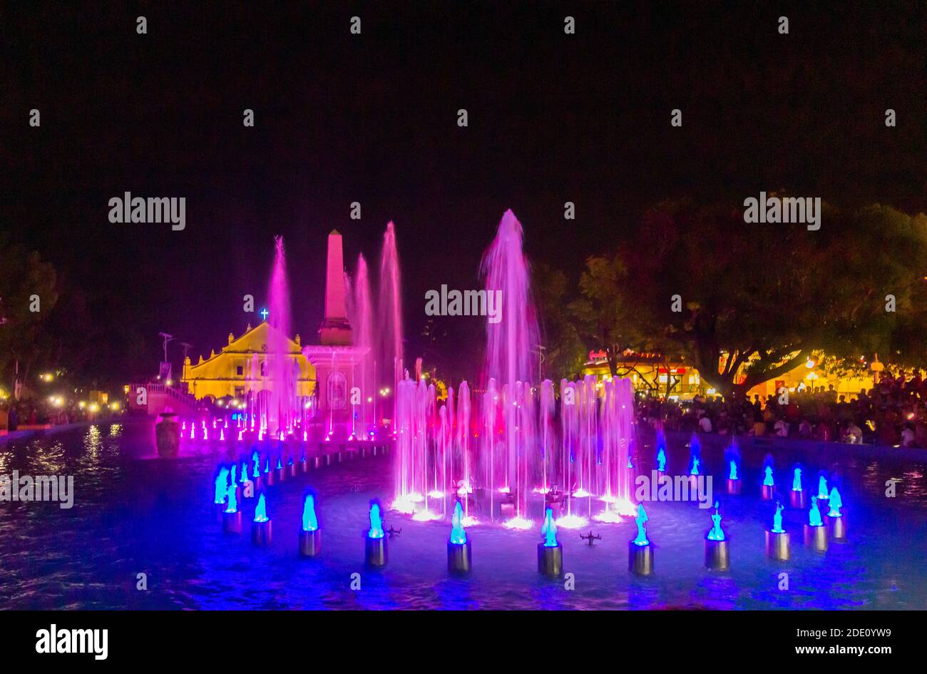 Philippine fountain hi-res stock photography and images - Alamy
