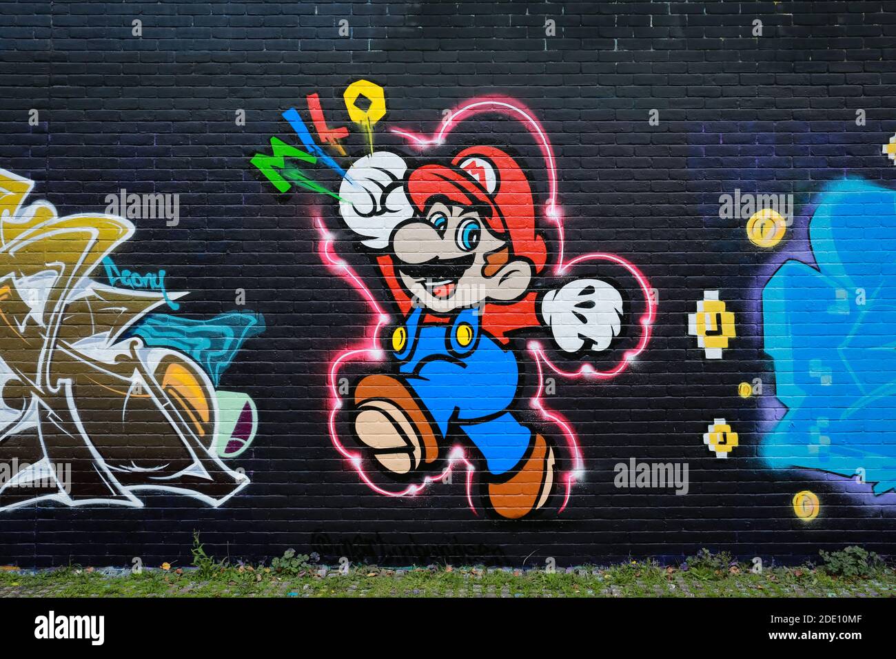 Super mario game 2020 hi-res stock photography and images - Alamy