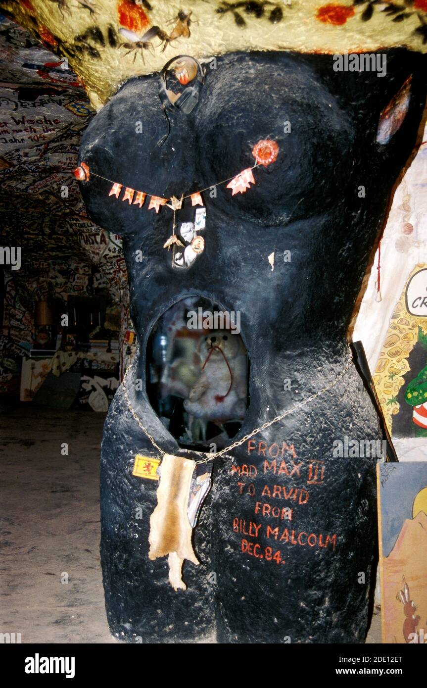 Eccentric cave home of the late opal miner 'Crocodile Harry', Coober ...