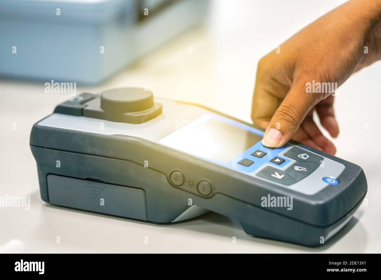 Spectrophotometer hi-res stock photography and images - Alamy