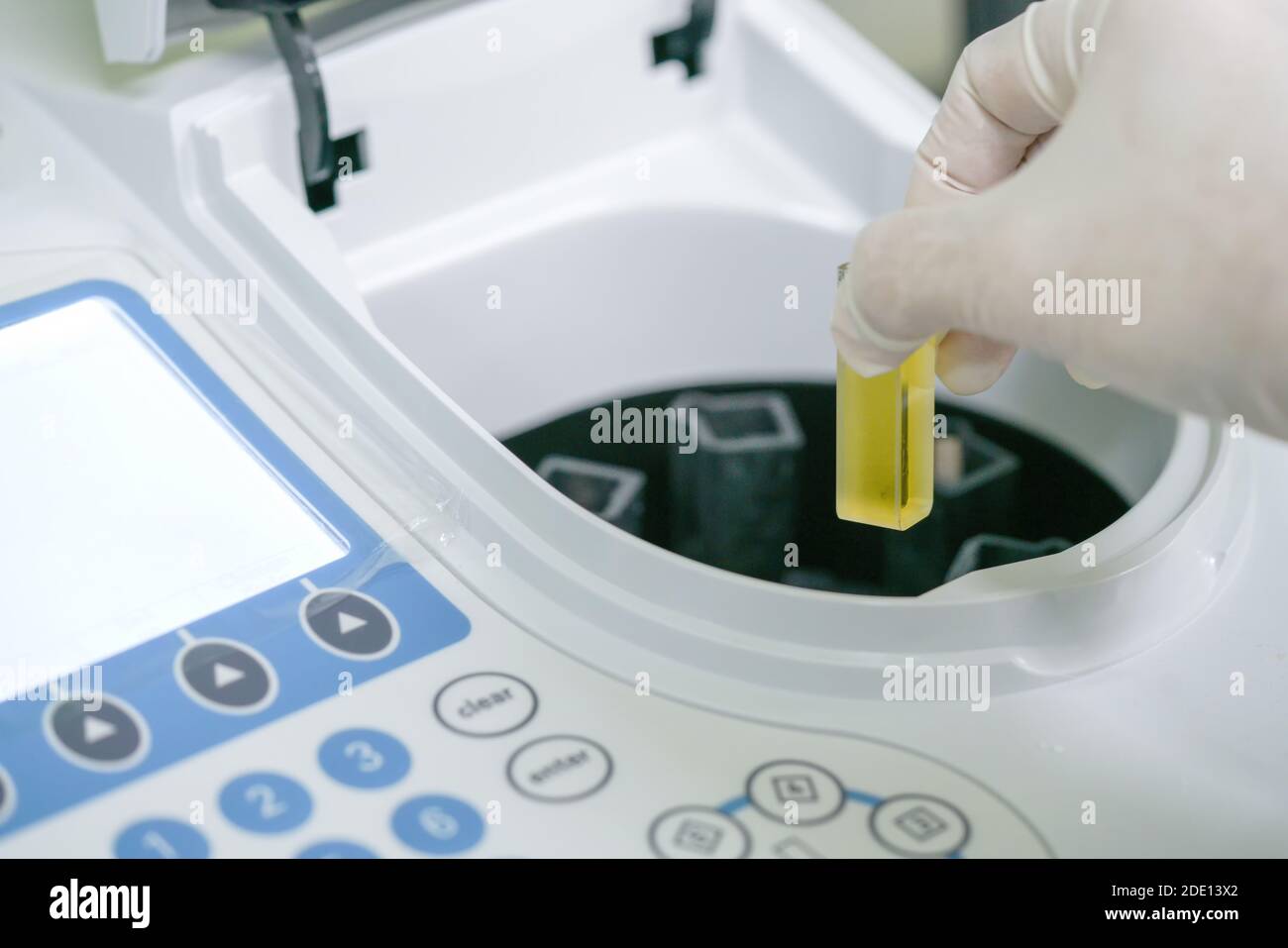 Spectrophotometer hi-res stock photography and images - Alamy
