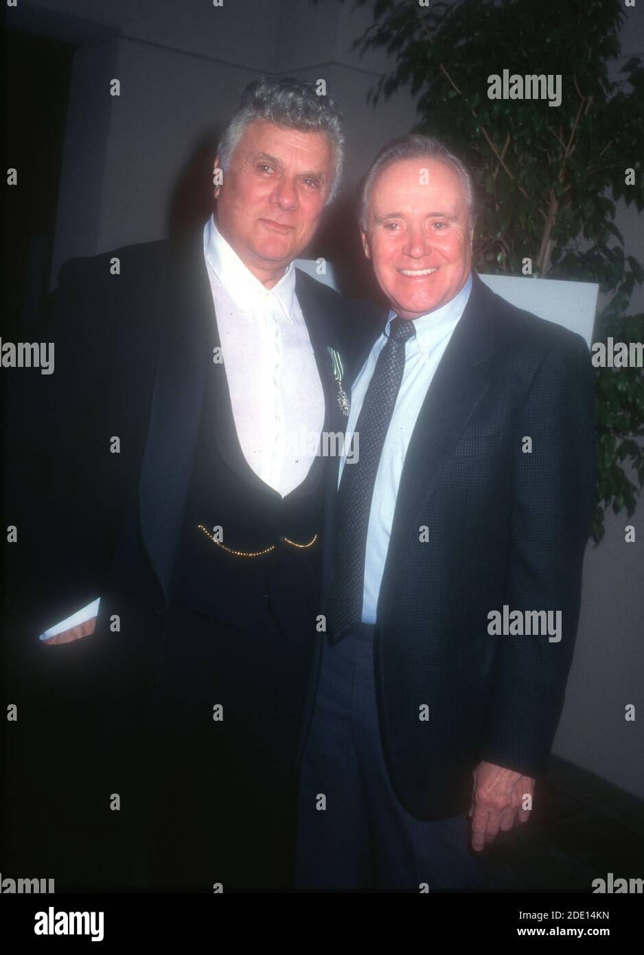 Los Angeles, California, USA 16th April 1996 Actor Tony Curtis and actor Jack Lemmon pose at an ...
