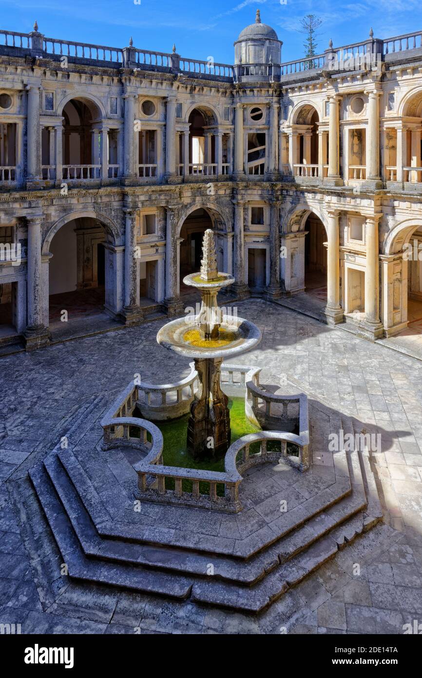 Main cloister and fountain, Castle and Convent of the Order of Christ ...
