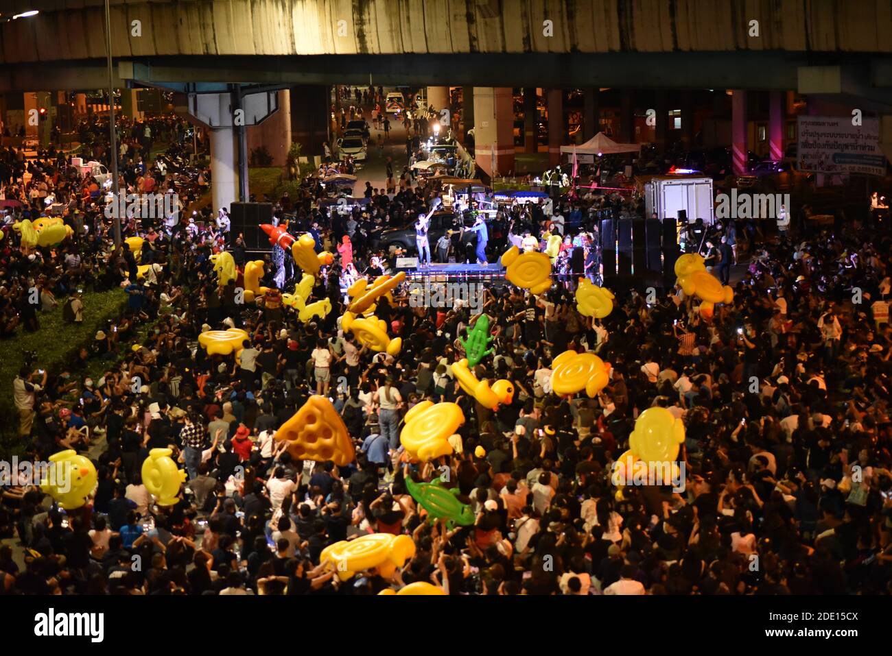 Bangkok, Thailand. 27th Nov, 2020. Yellow rubber duck It has been used ...