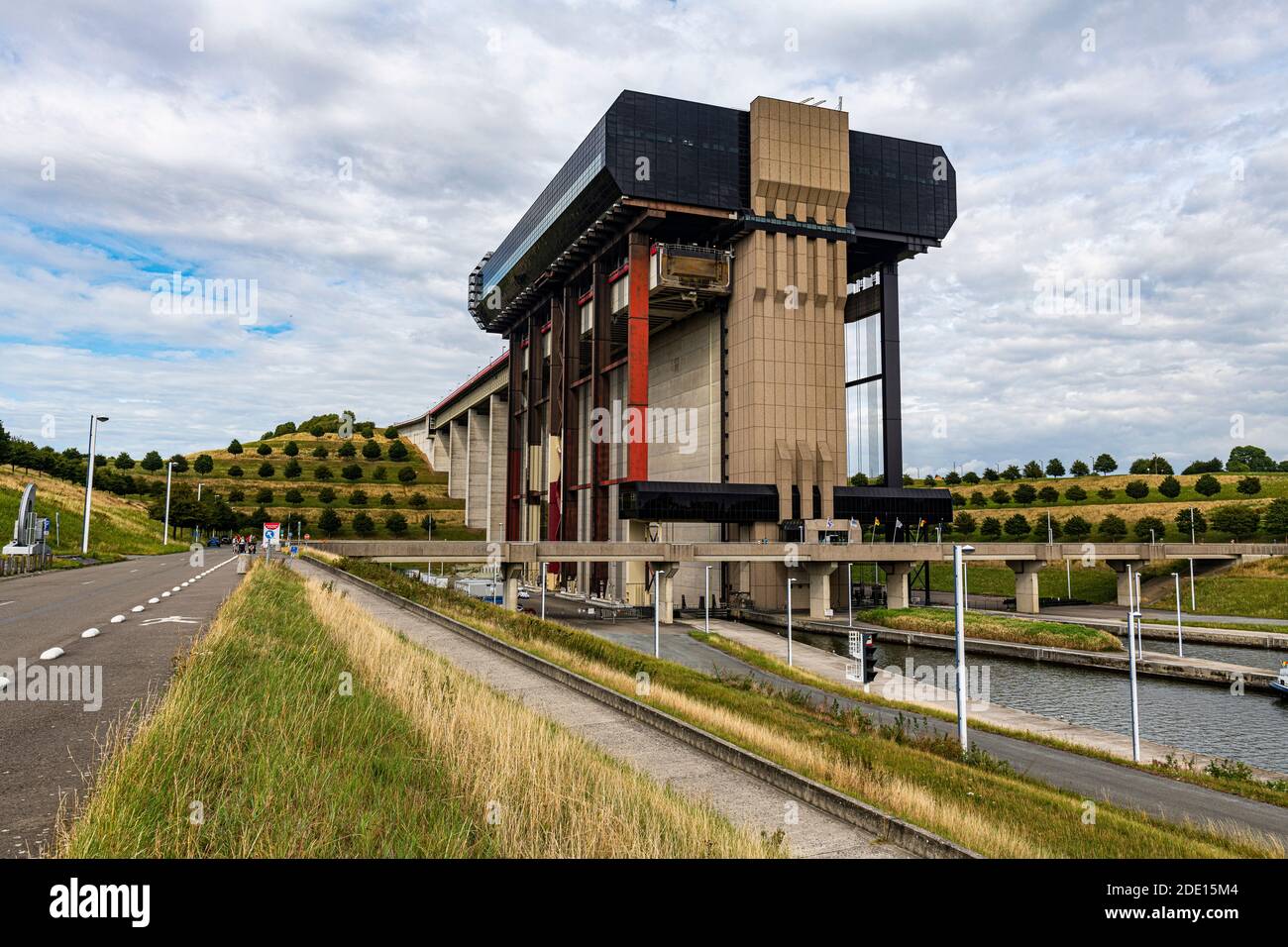 Strepy-Thieu boat lift, one of the worlds largest boat lifts, Canal du ...