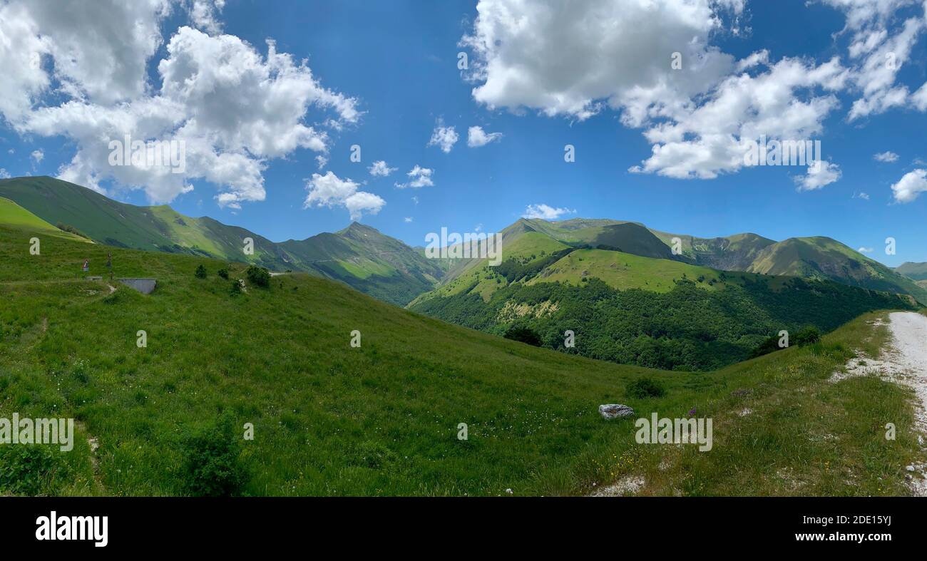 Tuscany mountain range hi-res stock photography and images - Alamy