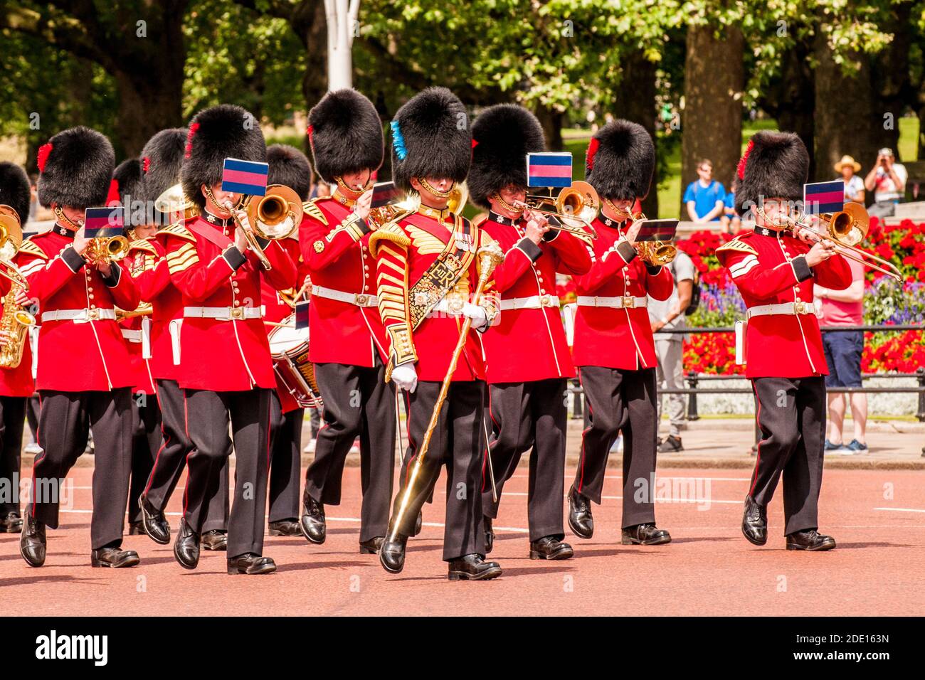 Changing of the Guard ceremonies at Buckingham Palace, London, England, United Kingdom, Europe ...