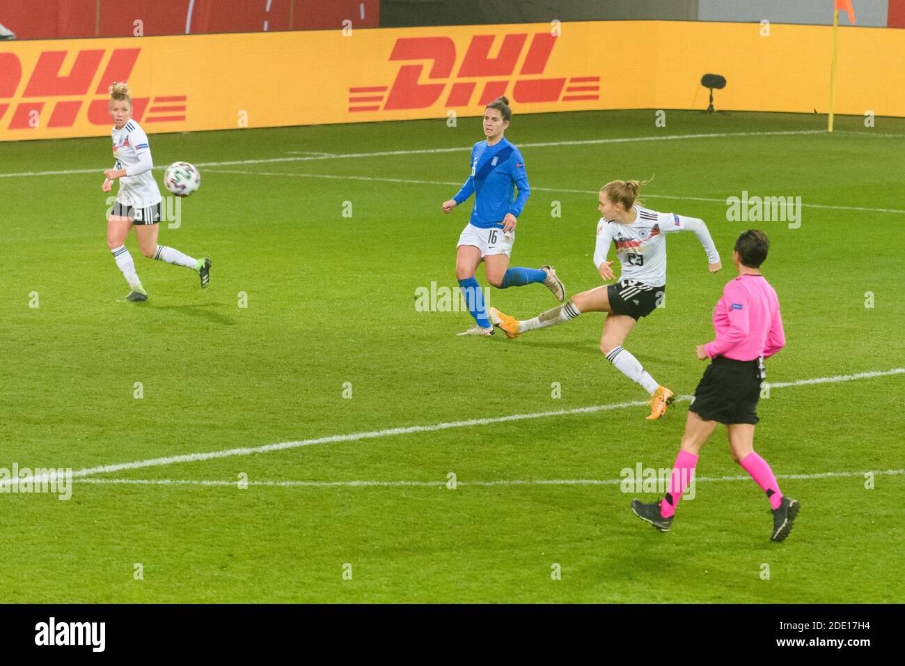 Laura freigang international football hi-res stock photography and ...