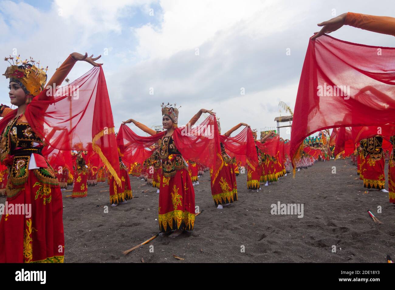 Gandrung hi-res stock photography and images - Alamy