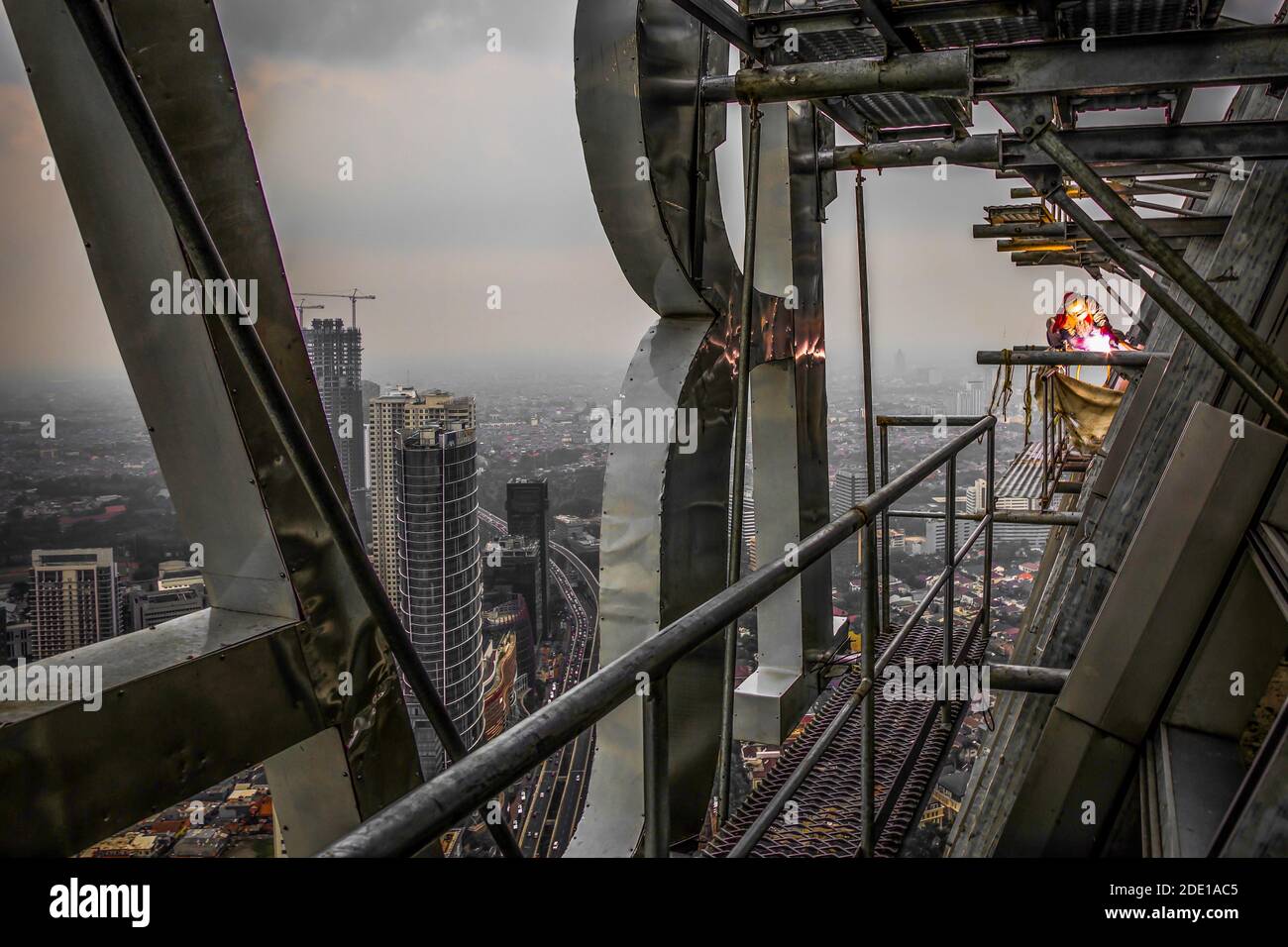 Work to the height hi-res stock photography and images - Alamy