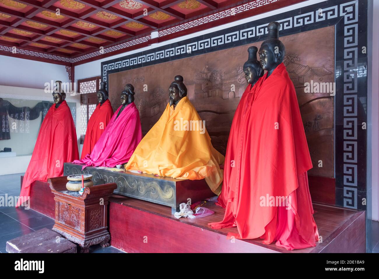 Statues of four girls at Sinu Temple (Four Girl Temple), Dezhou ...