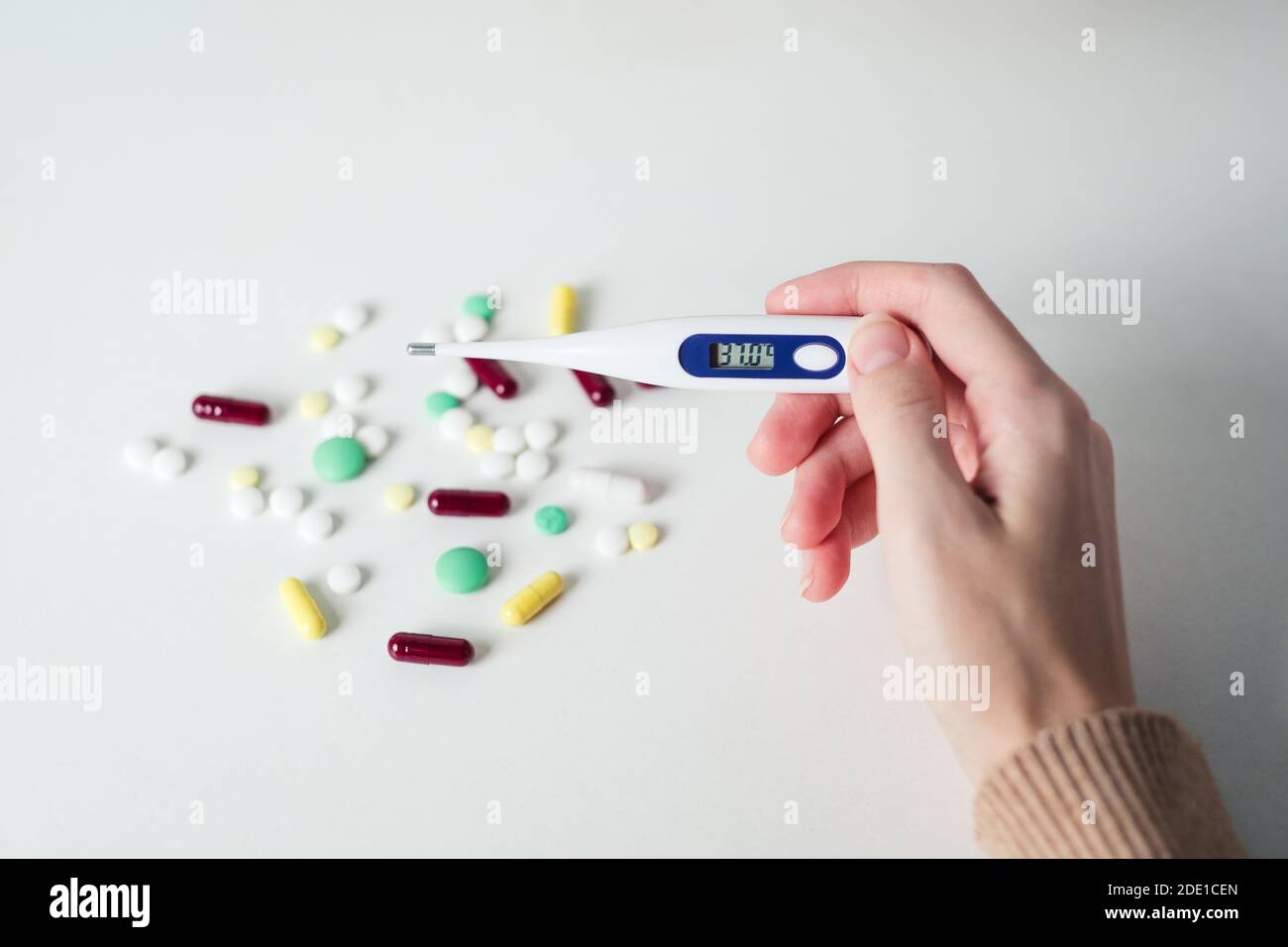 Close-up digital thermometer Stock Photo - Alamy