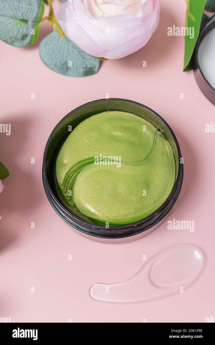 green tea eye patches to reduce puffiness and bruising under the eyes ...