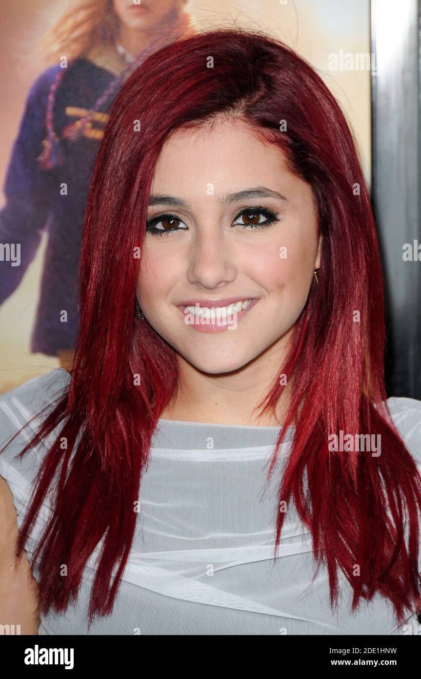 Ariana grande los angeles premiere hi-res stock photography and images ...