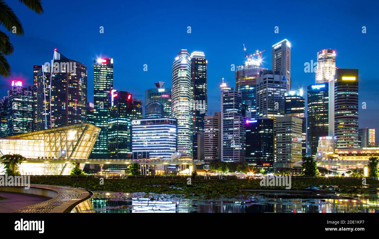 Singapore high rise buildings hi-res stock photography and images - Alamy