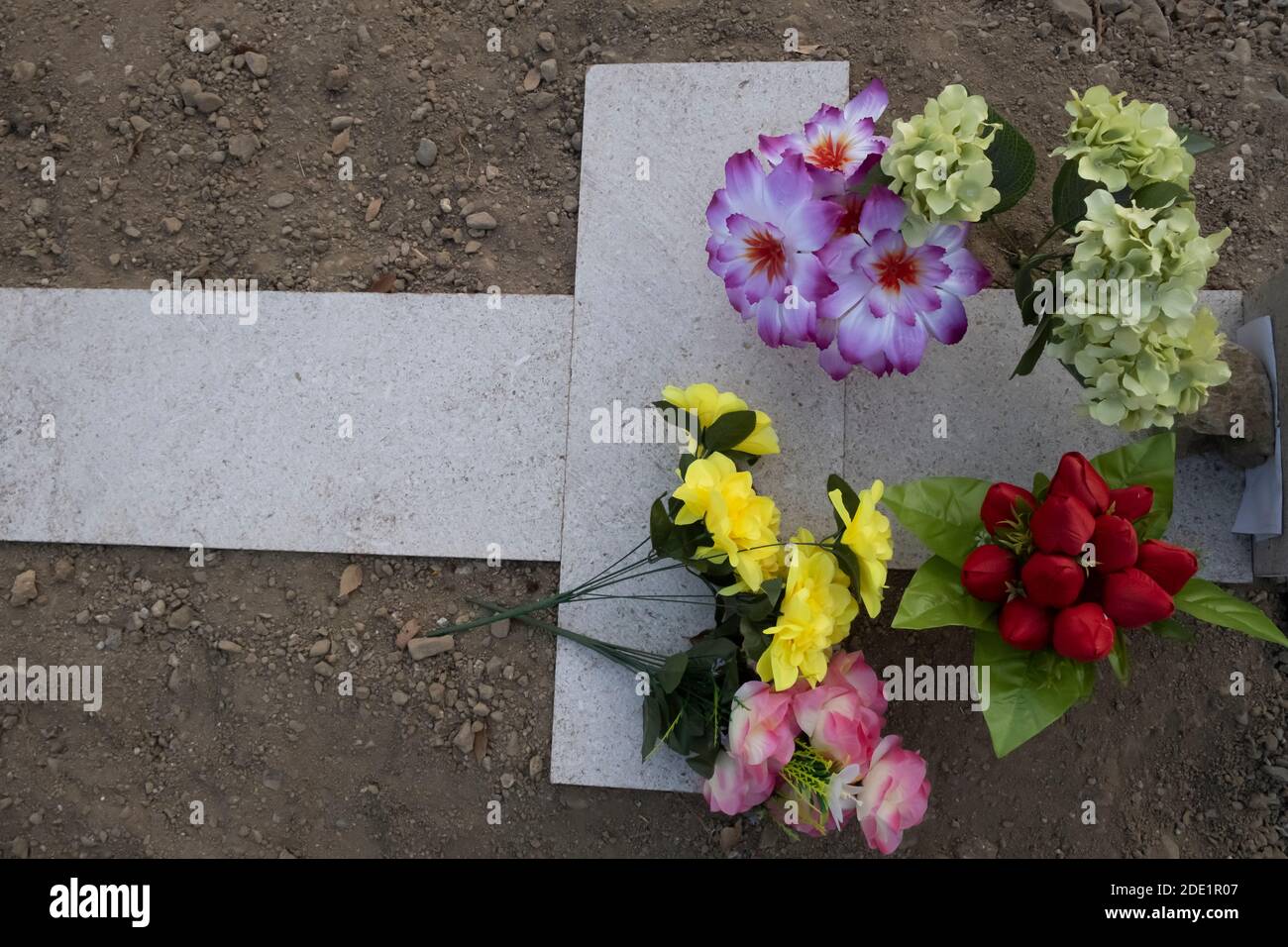 Tombstone dead in combat hi-res stock photography and images - Alamy