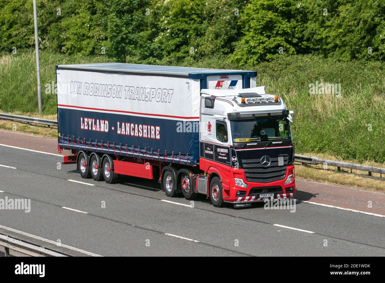 Mercedes Hgv Lorry High Resolution Stock Photography and Images - Alamy