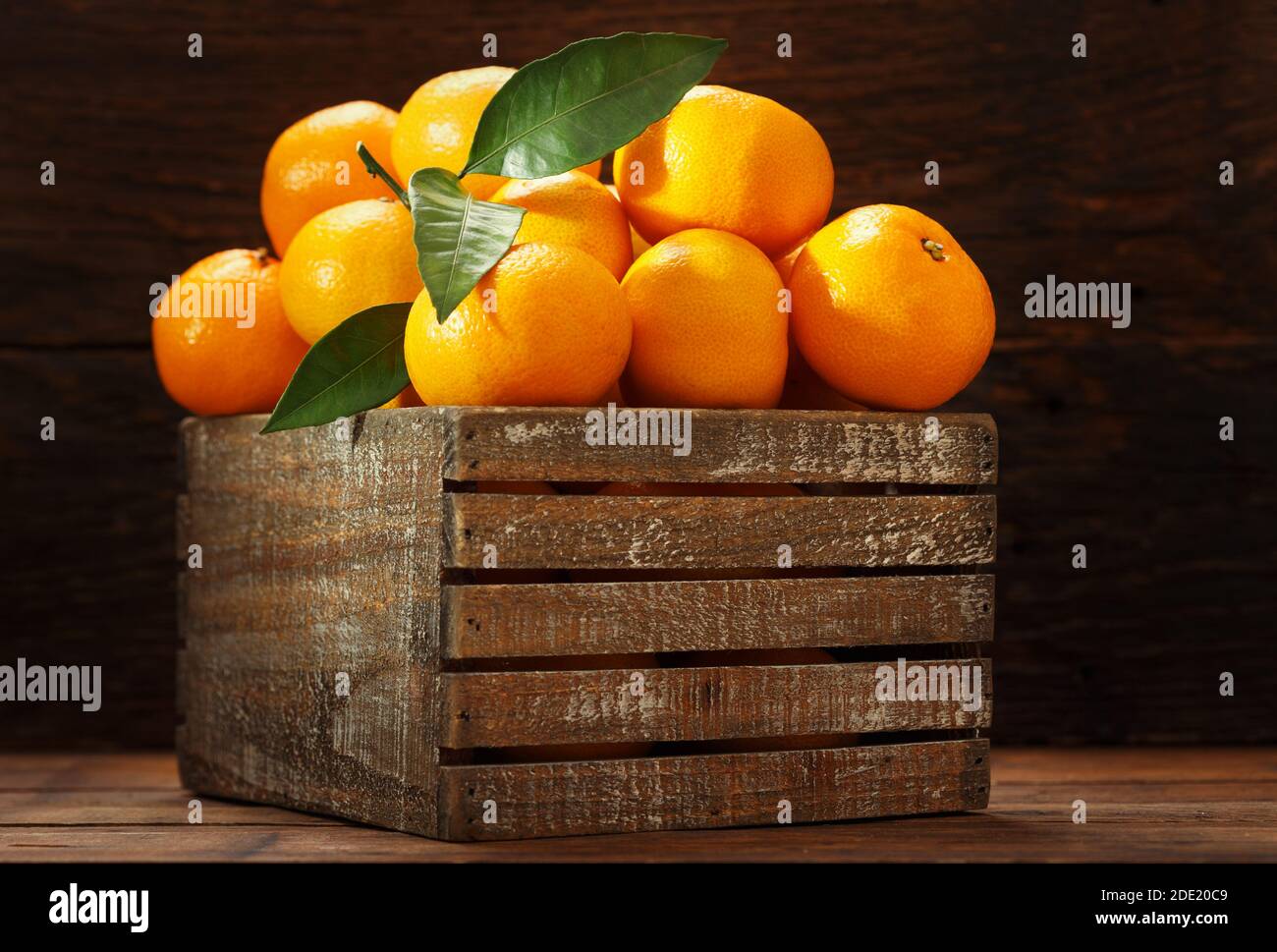 Box mandarin oranges hi-res stock photography and images - Alamy