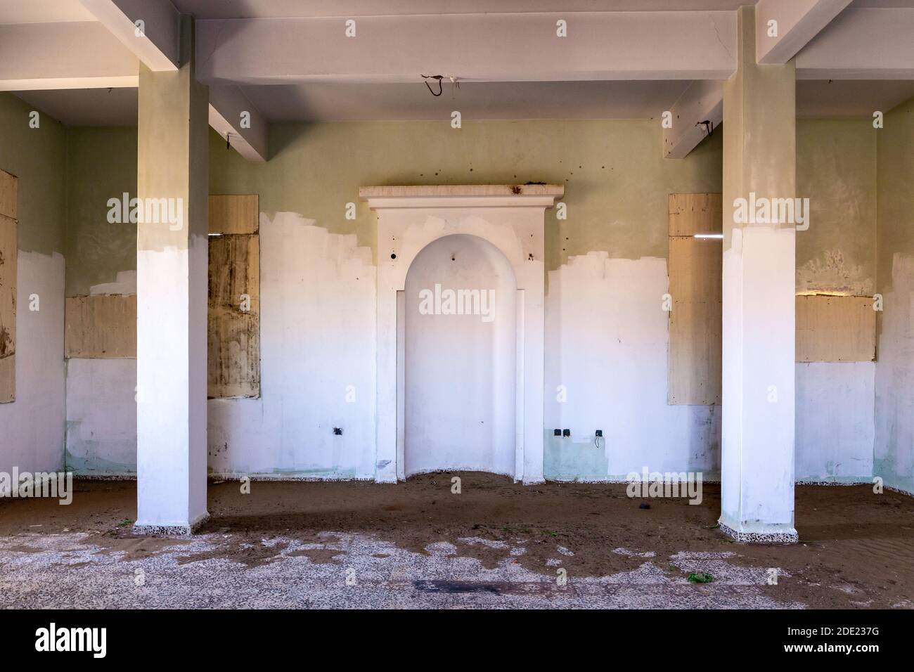 Interior wall niche hi-res stock photography and images - Alamy