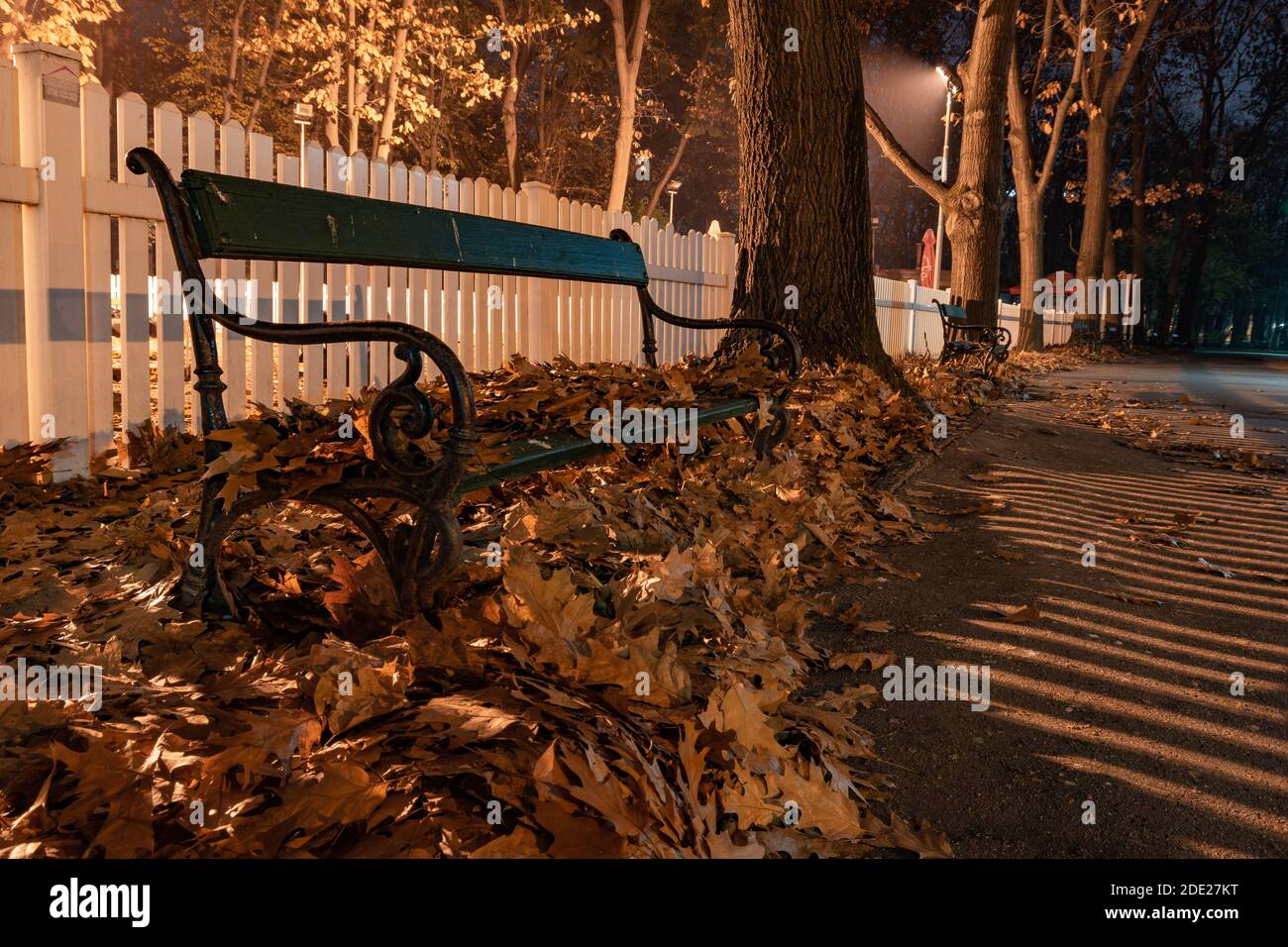 Dirty benches hi-res stock photography and images - Alamy