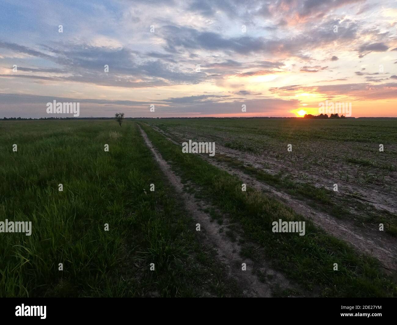 Wide angle shot beautiful sunset hi-res stock photography and images ...