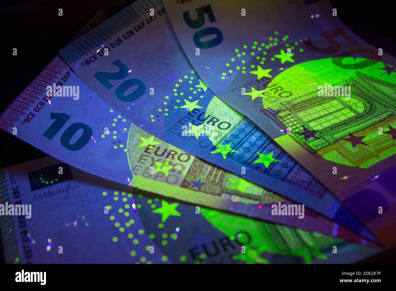 Fake banknotes hi-res stock photography and images - Alamy