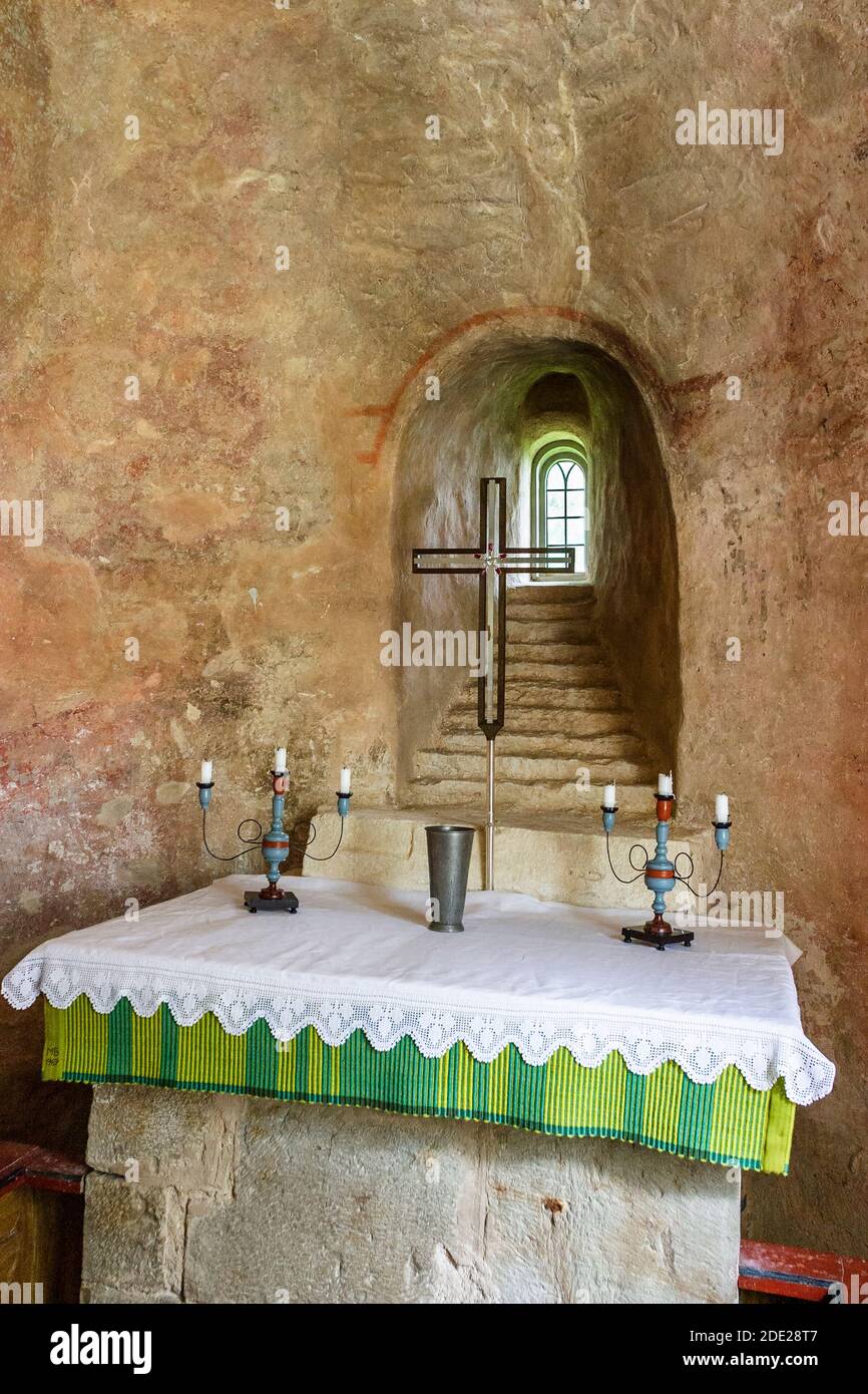 Altar cross hi-res stock photography and images - Alamy