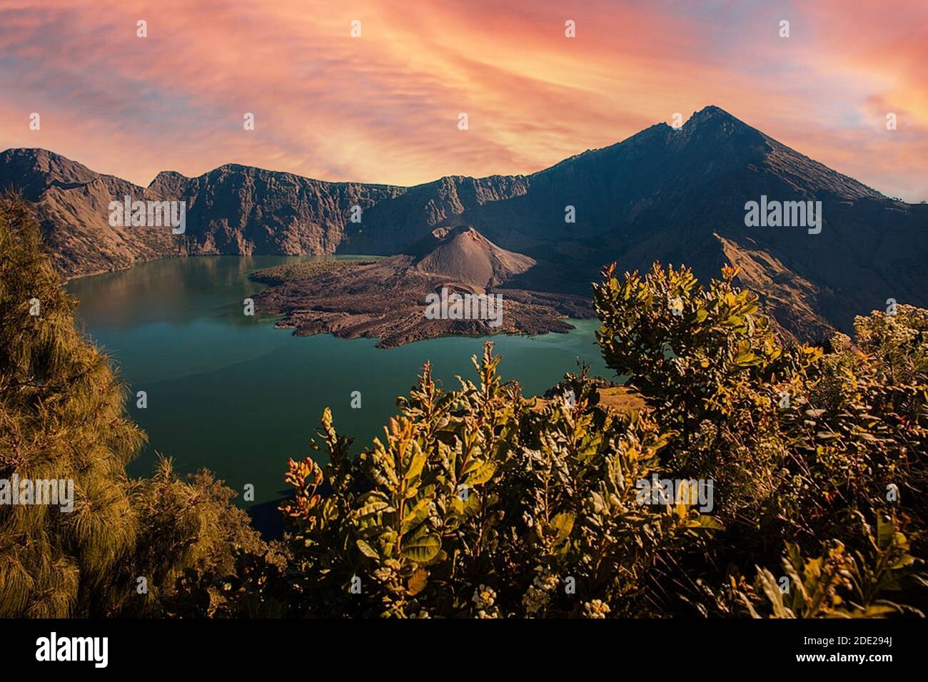 Sunrise from Mount Rinjani, Lombok, Indonesia,Rinjani Trekking Tour ...
