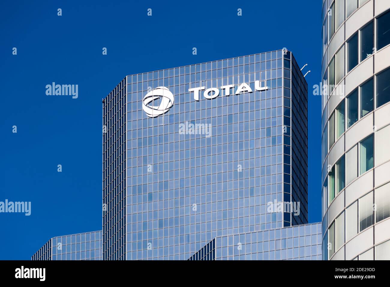 La coupole paris 2020 hi-res stock photography and images - Alamy