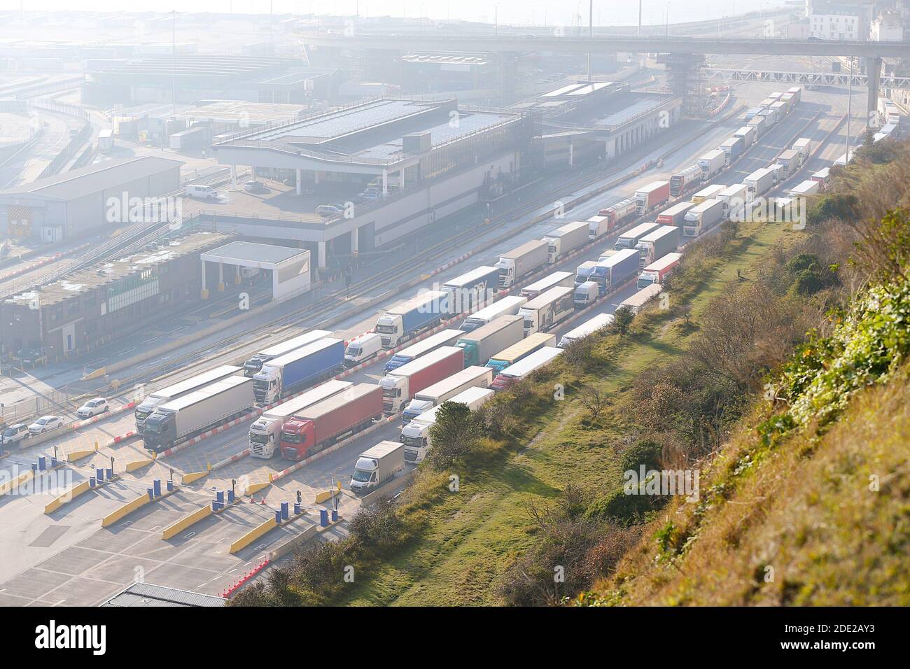 Lorries dover hi-res stock photography and images - Alamy