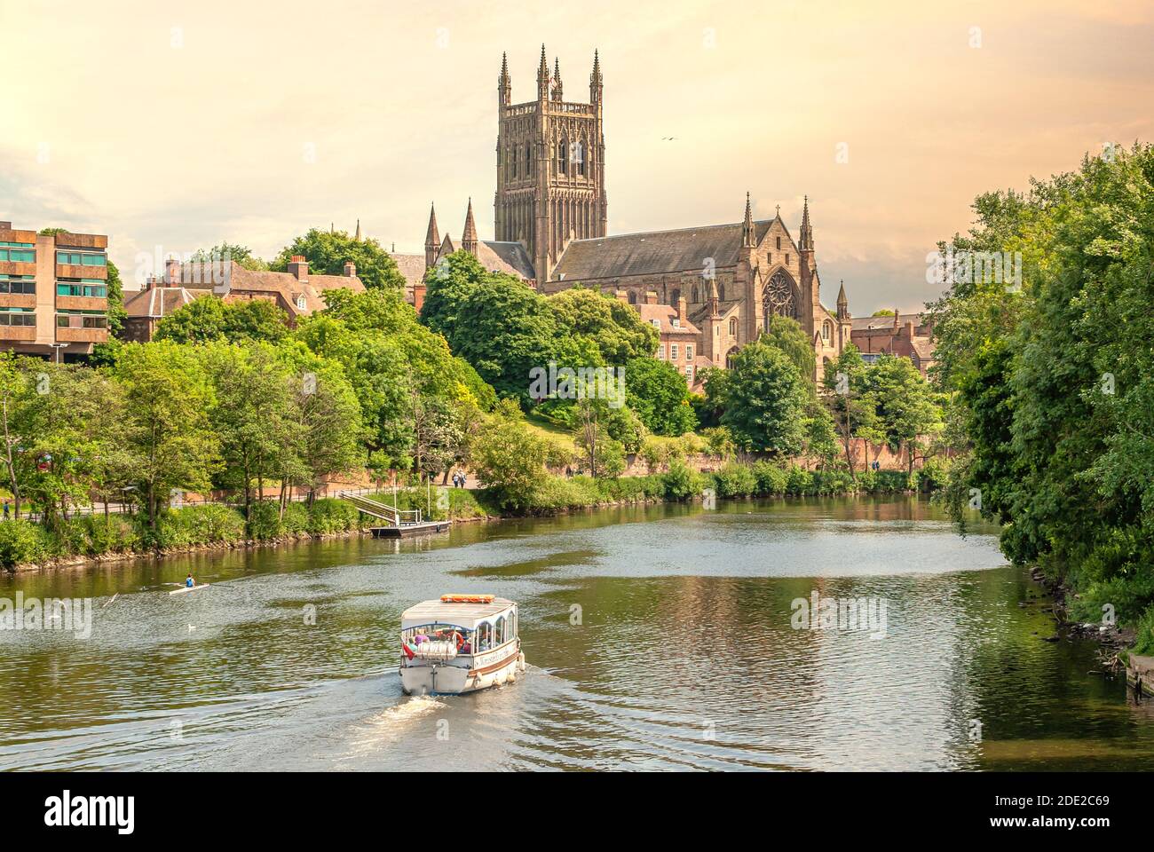 Worcester cathedral hi-res stock photography and images - Alamy