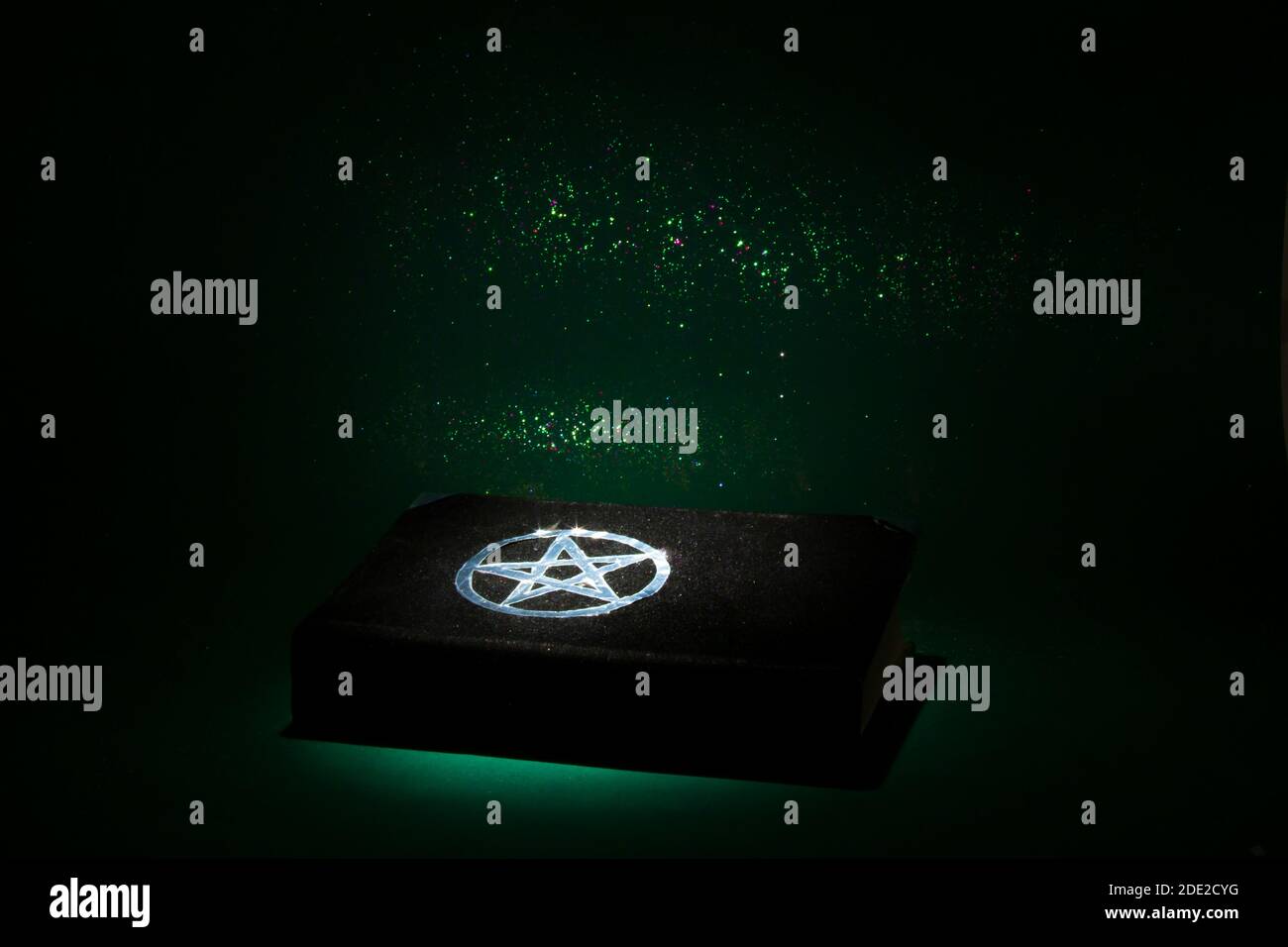 Black magic book hi-res stock photography and images - Alamy