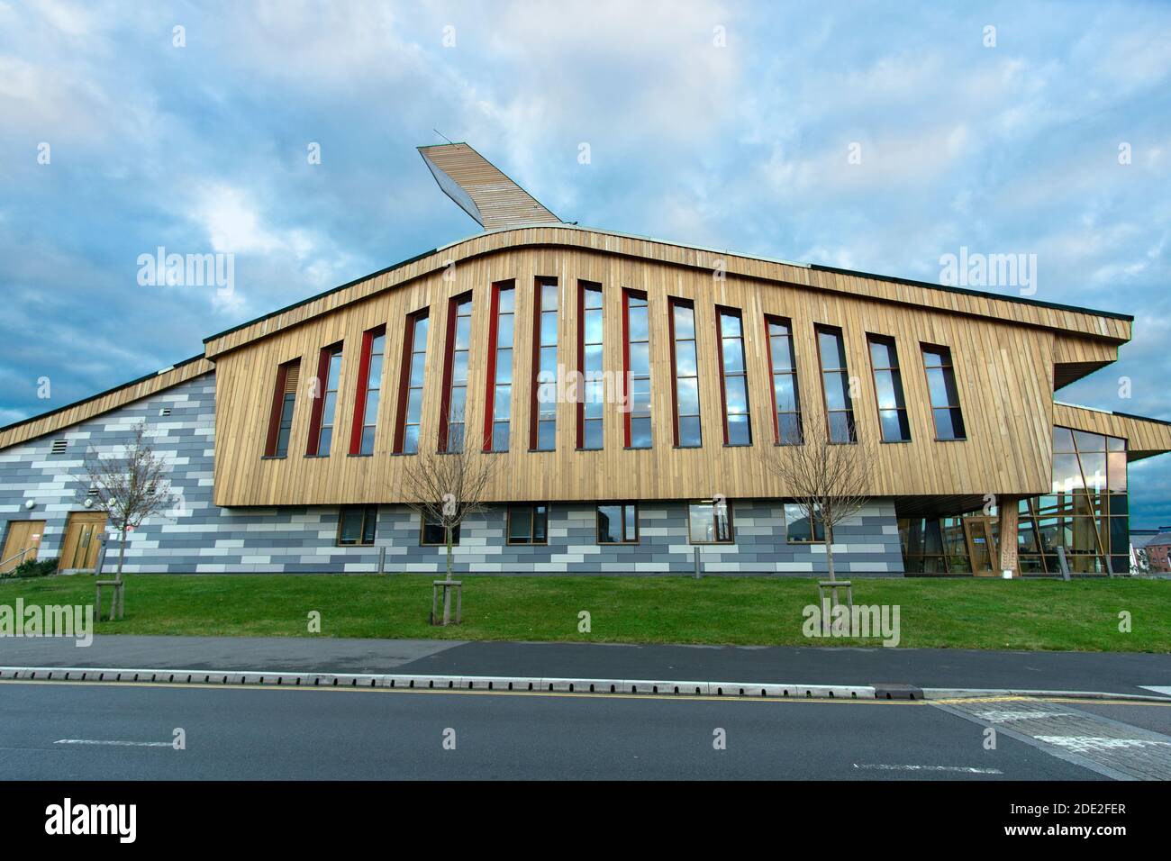 Modern contemporary university faculty building Stock Photo - Alamy