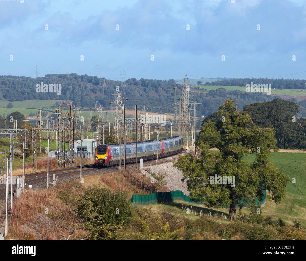 2 Avanti west coast Bombardier class 221 voyager diesel trains on the ...