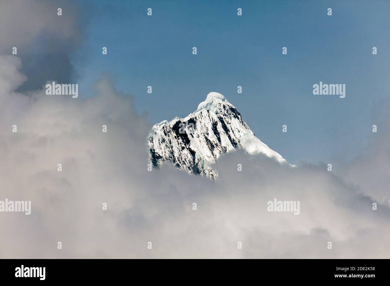 Kawagarbo peak hi-res stock photography and images - Alamy